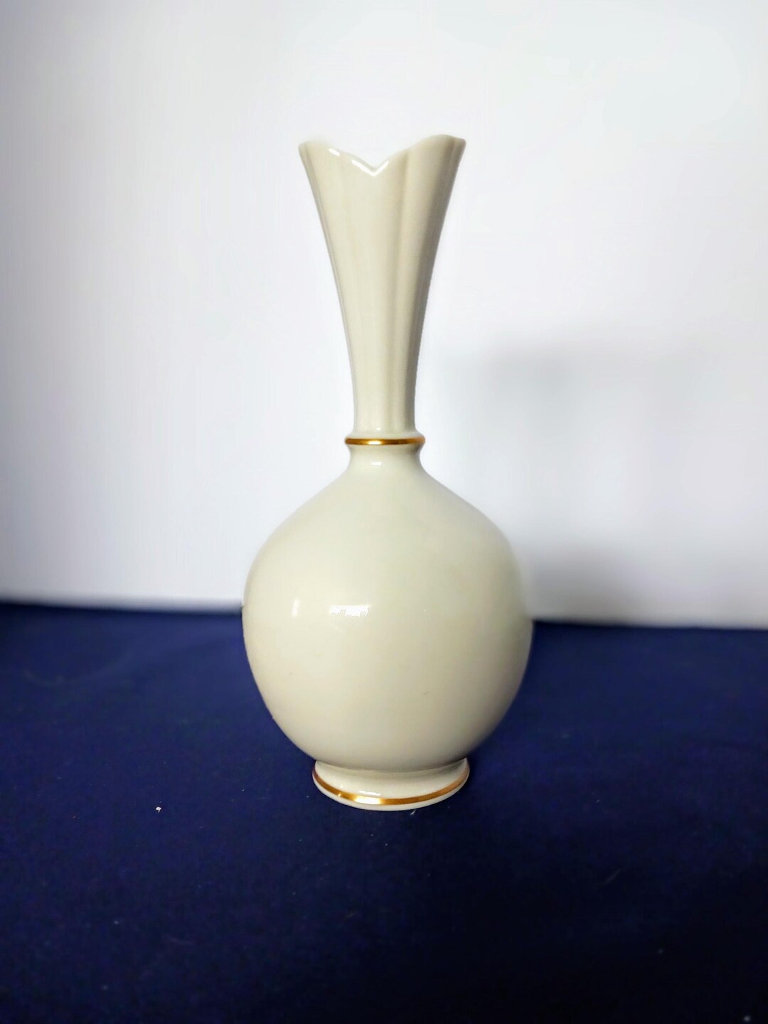 Lenox Roselyn Rhodora Bud Vase With Gold Trim, Simple Elegant Design ...