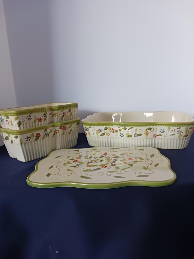 Temptations Old World Petals Bakeware, Loaf Pans,baking Dish, Trivet ...