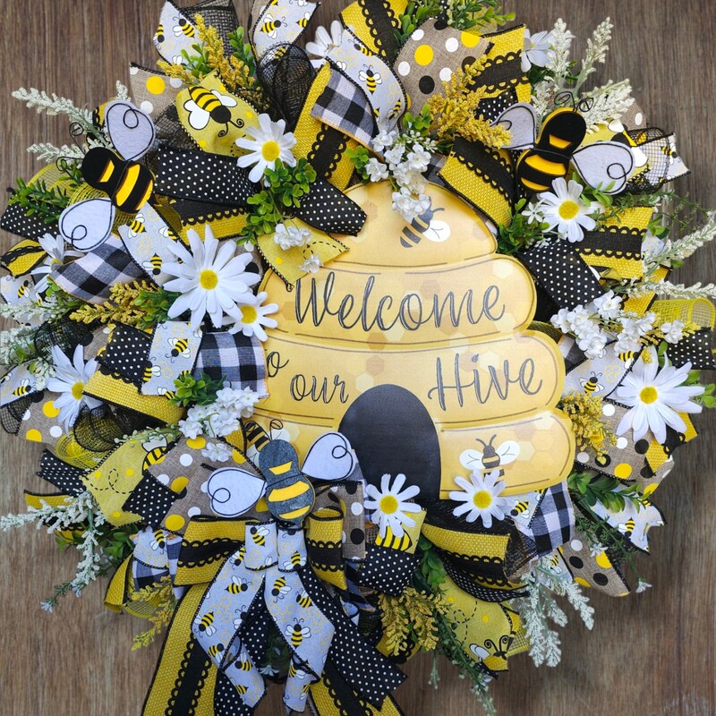 Bee Wreath - Etsy