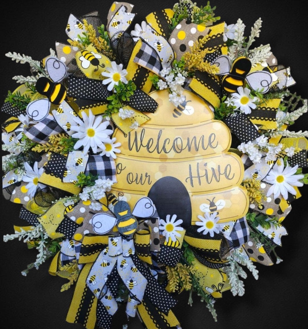 Bumblebee Welcome Wreath: Daisy Front Door Decor - Etsy