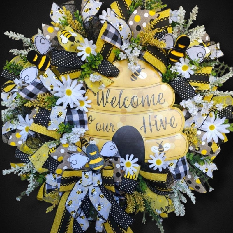 Bee Wreath - Etsy