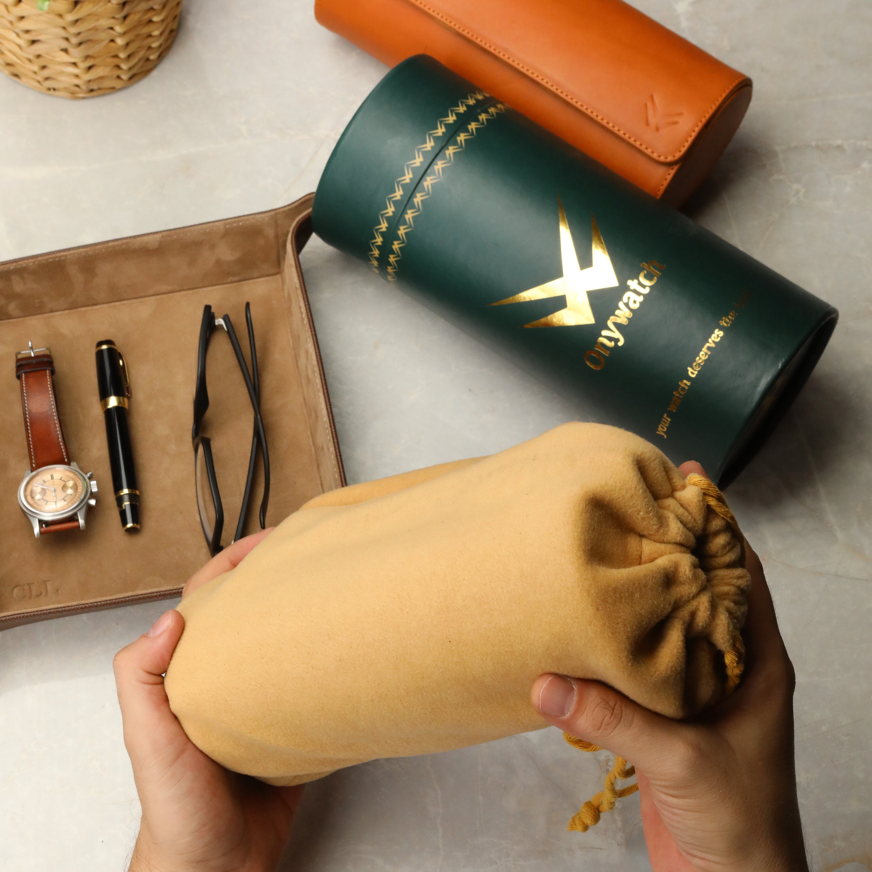 Veg Tan Leather Handmade Travel Green Watch Roll Case in Emerald Green ...