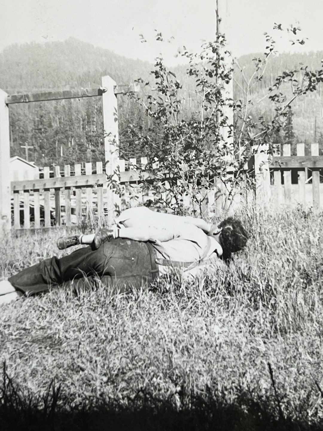 Rolling and Tumbling! Cute Couple Gets Busy in Yard! - Antique/ Vintage ...