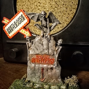 Beetlejuice Grave and Sign Tombstone Cemetery Display Large and Small ...