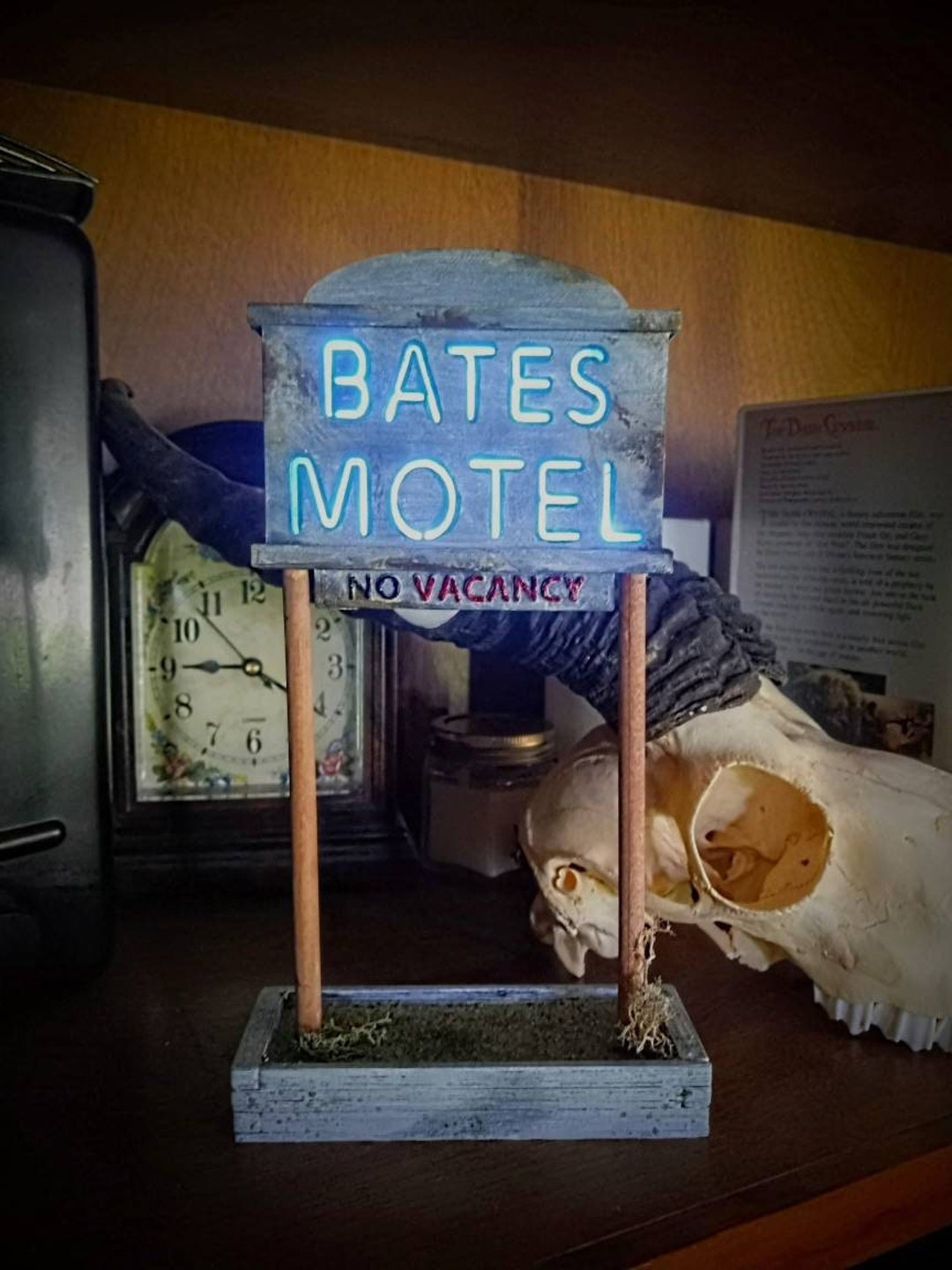 Bates Motel Psycho Alfred Hitchcock Horror Sign 1/12th Scale LED ...