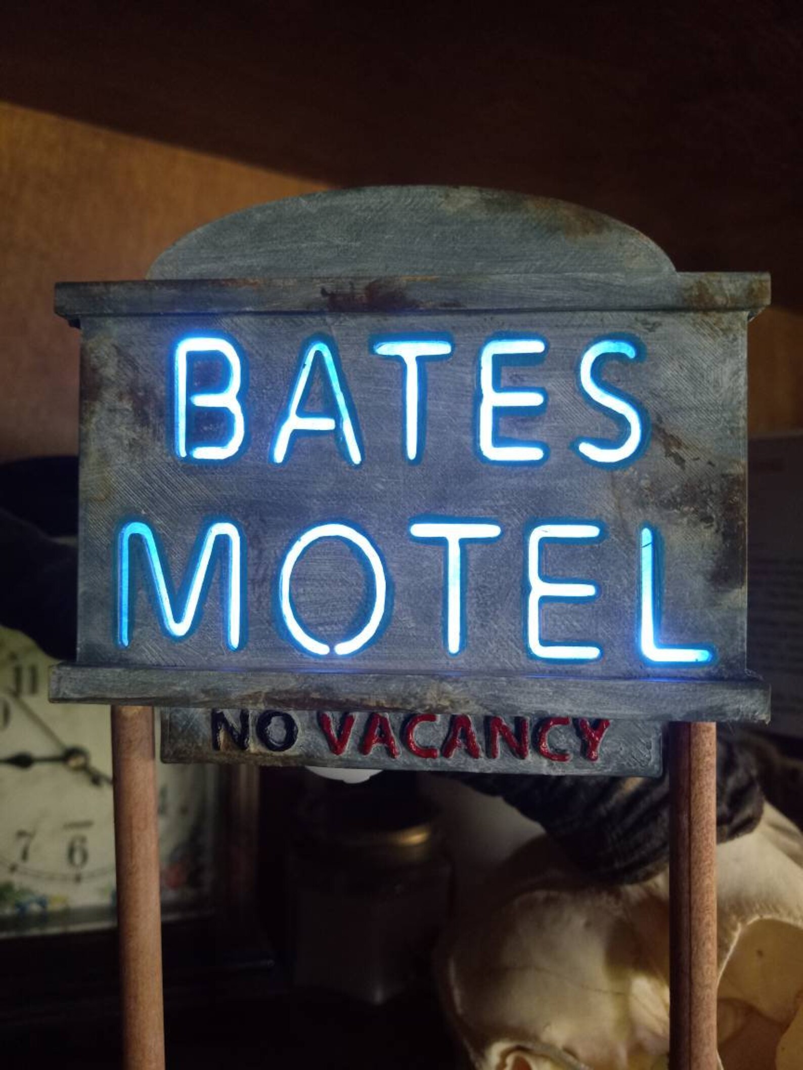 Bates Motel Psycho Alfred Hitchcock Horror Sign 1/12th Scale LED ...