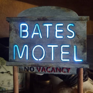 Bates Motel Psycho Alfred Hitchcock Horror Sign 1/12th Scale LED ...