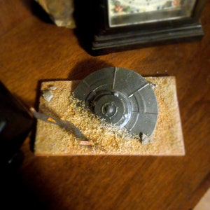 UFO Crashed Flying Saucer HO Scale Diorama - Etsy
