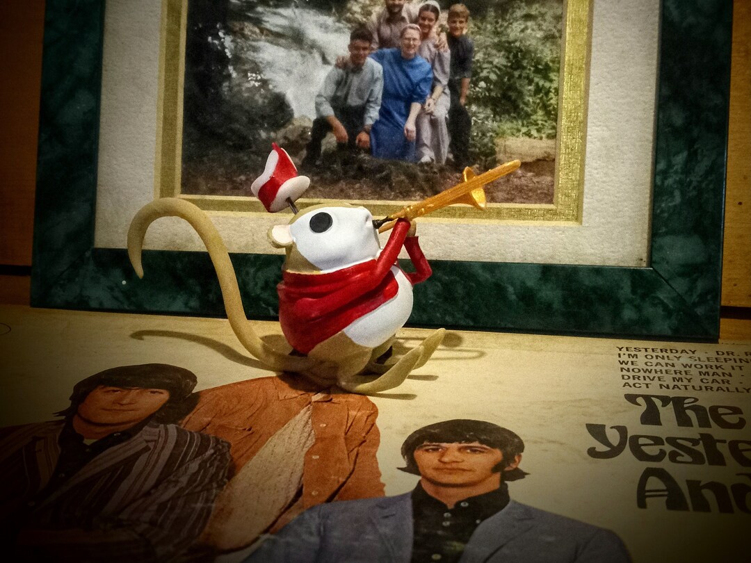 Tiny Trumpet Player Circus Mouse Figure Display Circus Mice - Etsy