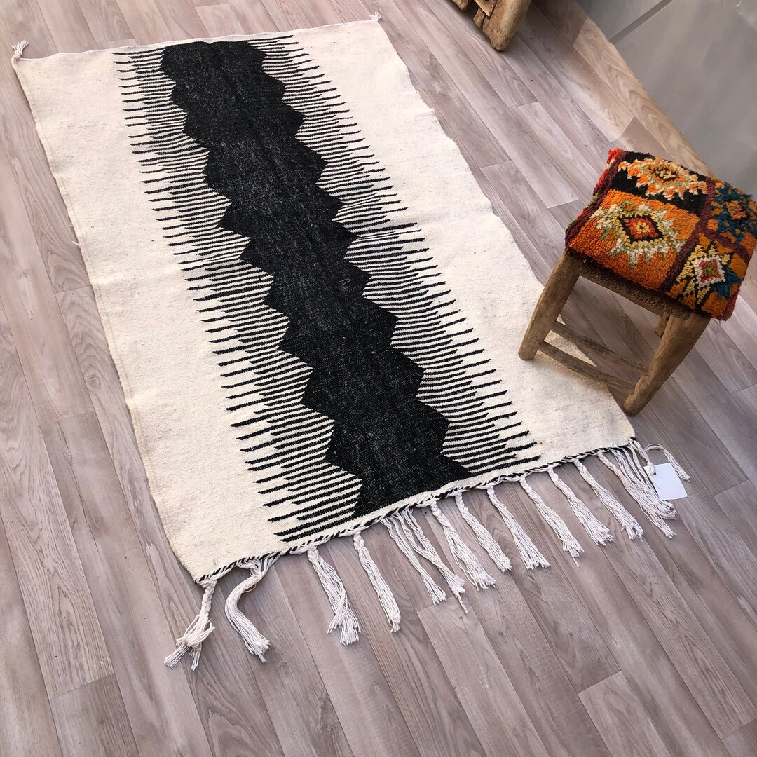 Small Black and White Square Rug ,moroccan Rug ,boujaad Kilim Rug ...