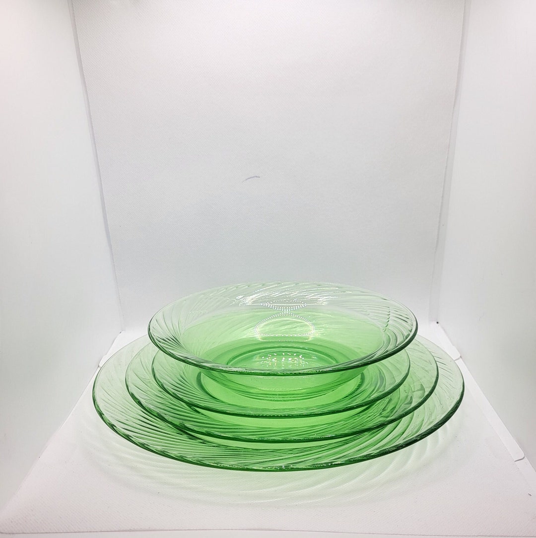 Festiva Spring Green Pyrex Dish Set Dinner Plates / Salad - Etsy