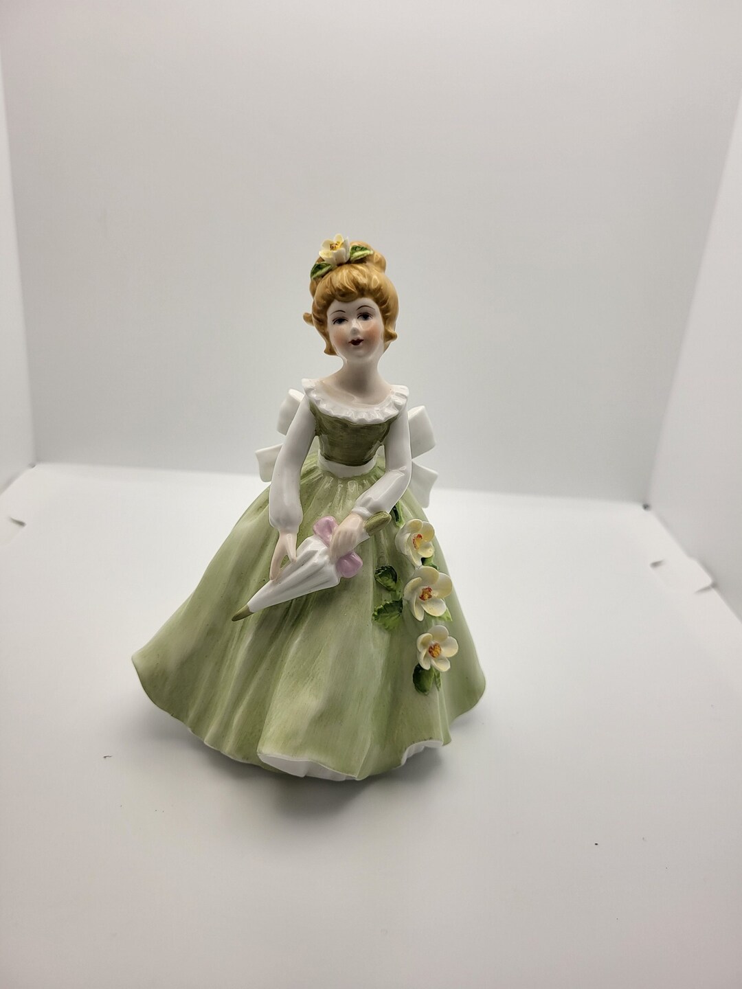 Maruri Masterpiece Beautiful Woman Figurine Made of Bone China Made in ...