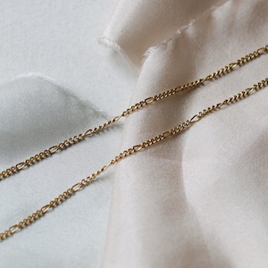 18ct Gold Carrera Y Carrera Emerald and Diamond Hand Pendant Necklace ...