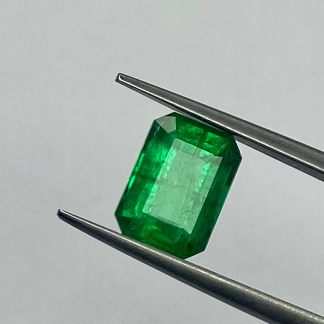 Top 100% Natural Emerald Gemstone, 1.45cts, Handmade Faceted Cut ...