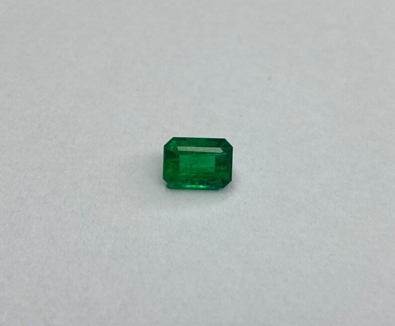 Top 100% Natural Emerald Gemstone, 1.45cts, Handmade Faceted Cut ...