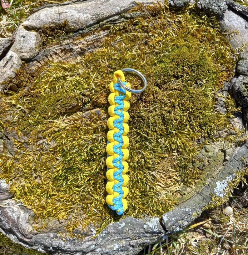 Minion Inspired Paracord Cobra Knot Keychain - Etsy