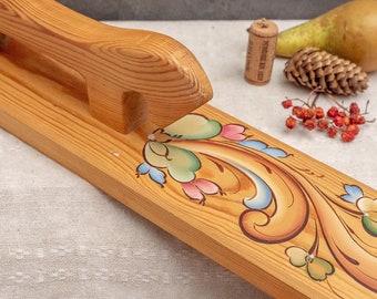 scandinavian mangle board