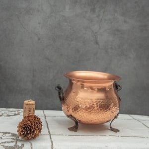 Small Pot Copper With Metal Handle and Legs Hand Hammered Flower Pot ...