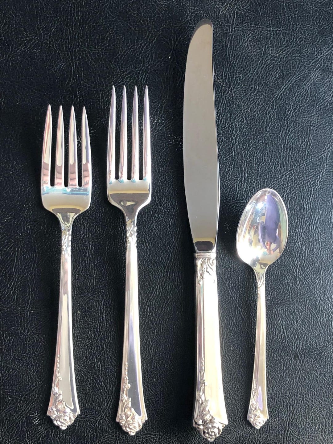 Sterling Silver Flatware - 4 Pieces - Oneida Heirloom Classic DAMASK ...