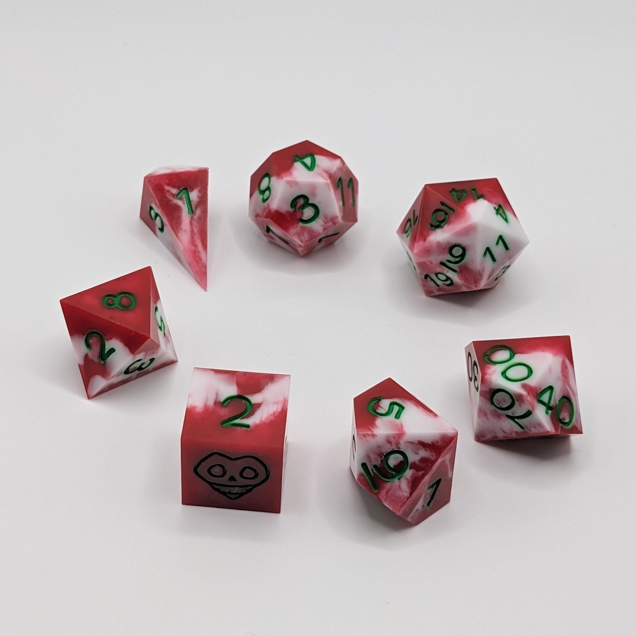 Peppermint Bark 7 Piece Dnd Ttrpg Sharp Edge Dice Set - Etsy