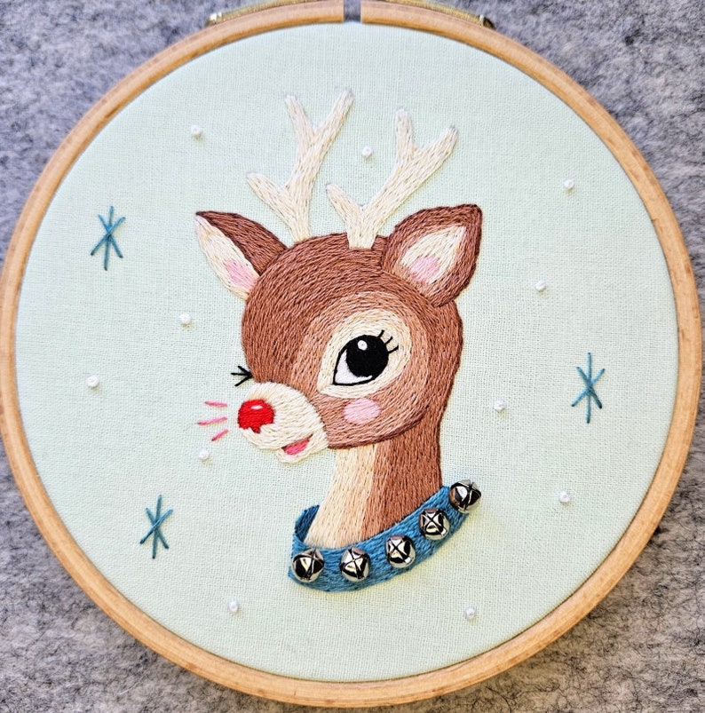 Retro Vintage Reindeer Embroidery | PDF Pattern | Christmas | Beginner ...