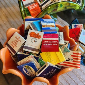 Mystery Lot of 10 Vintage Matchbooks - Etsy