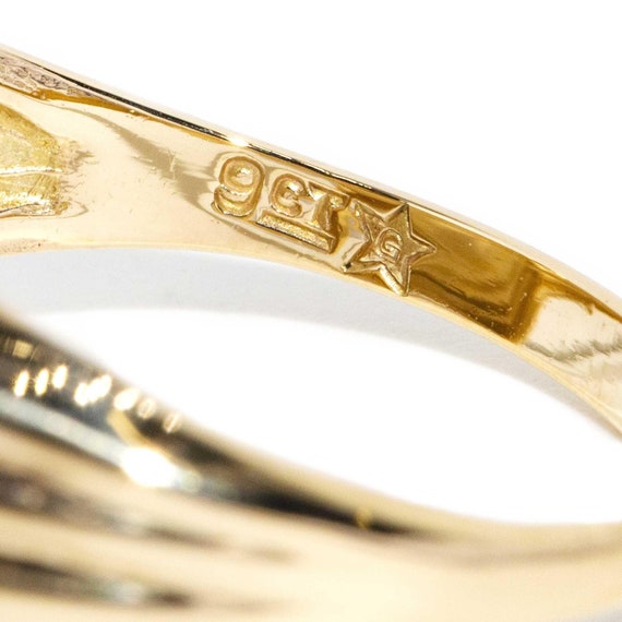 Montgomery 1970s Rectangular Signet Ring 9ct Gold - Gem