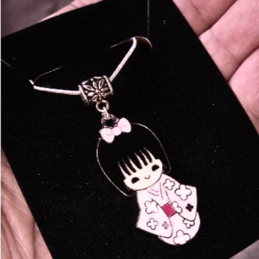 Japanese Geisha Girl Necklace - Etsy