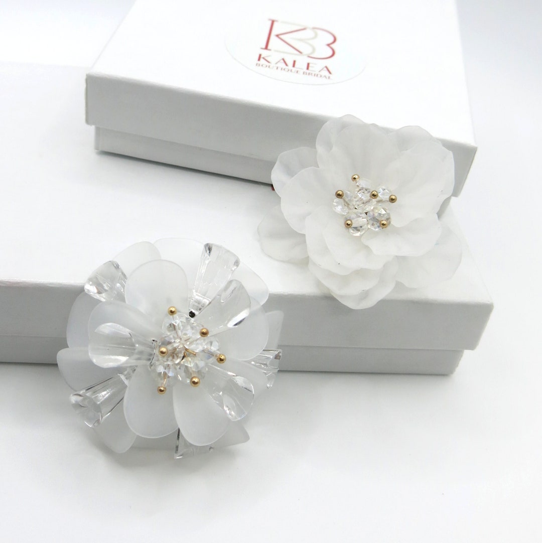 White Flower Petal Bridal Brooch Wedding Flowerhead Broach - Etsy