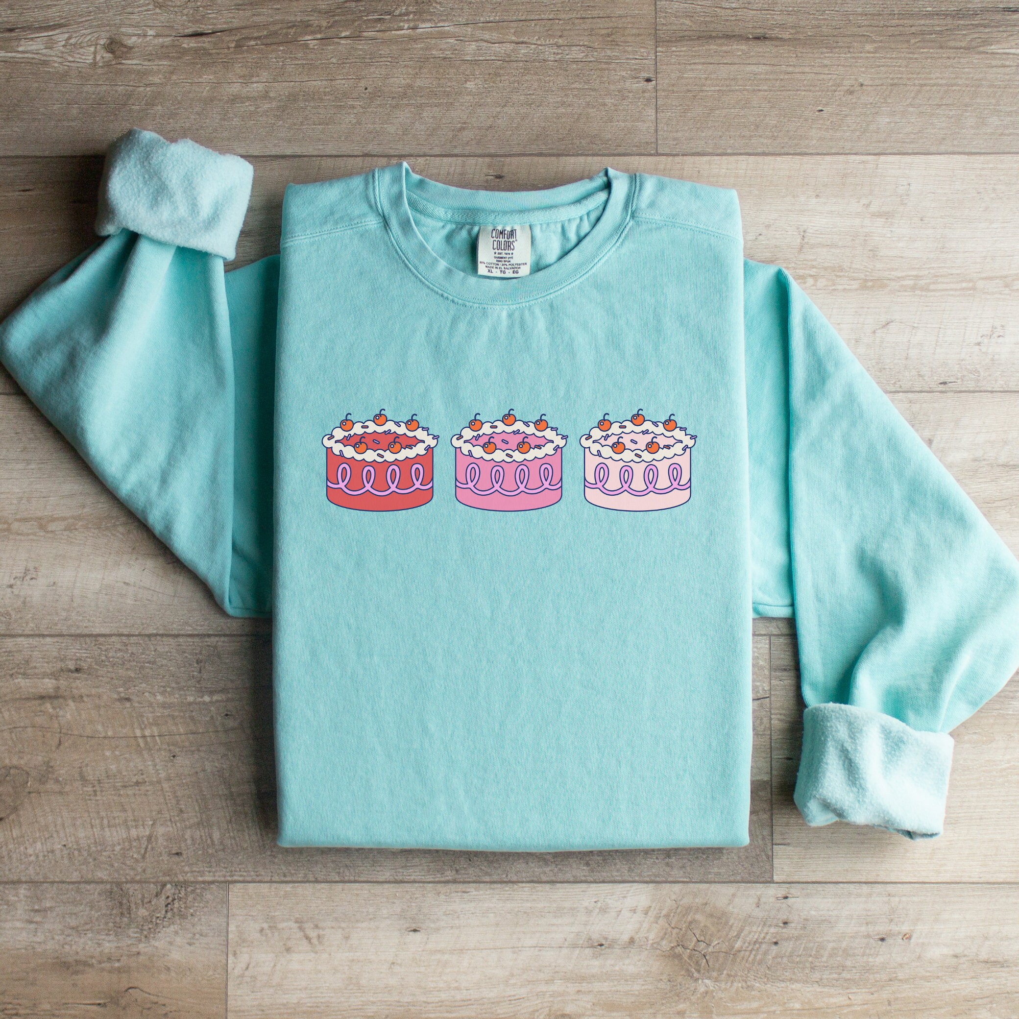 Cute Retro Cake Valentine Sweatshirt, Baker Sweatshirt, Women's ...