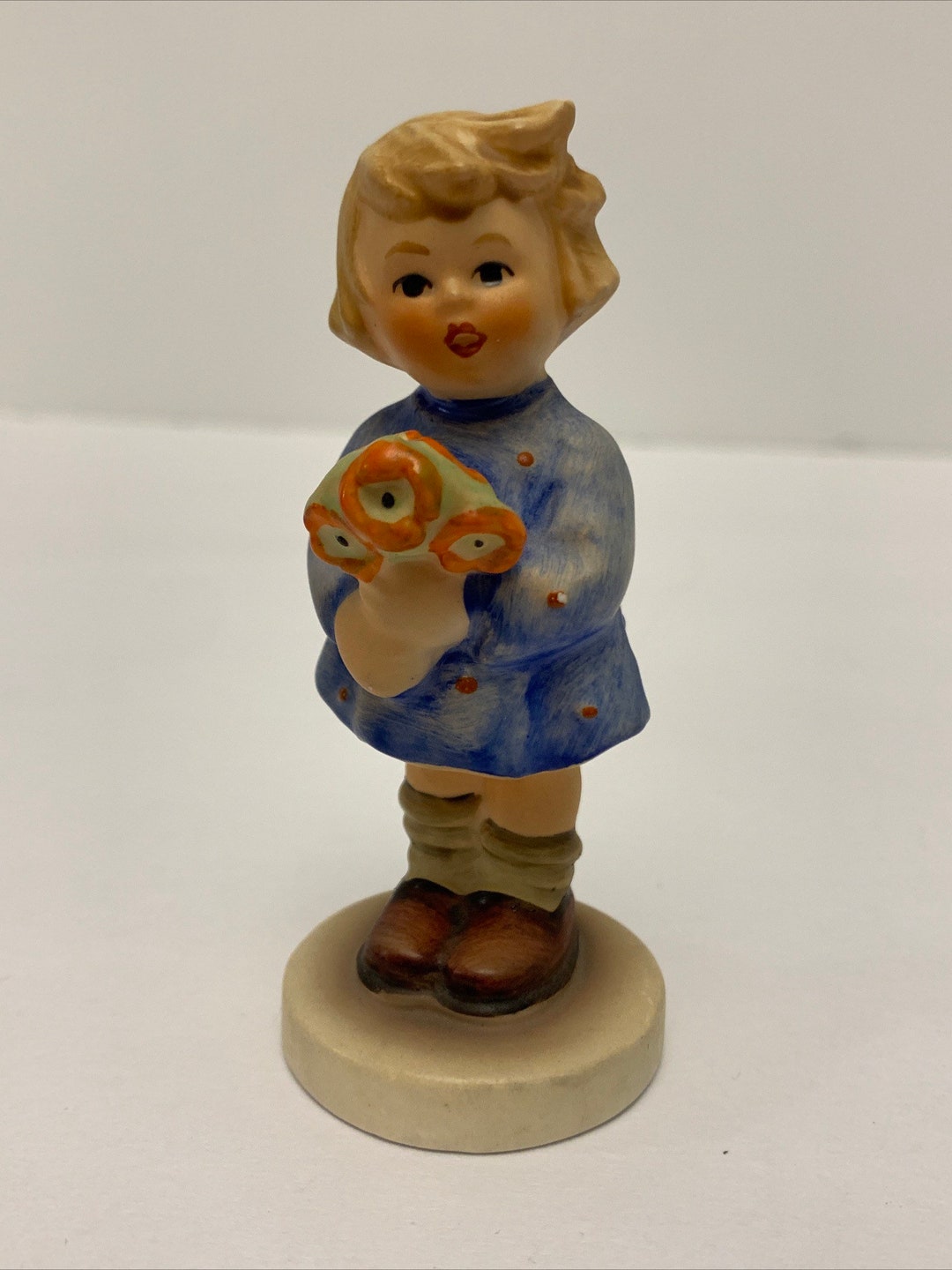 Vintage Hummel Girl With Nosegay Flowers 239/A TMK4 3.5 1967 W. Germany - Etsy