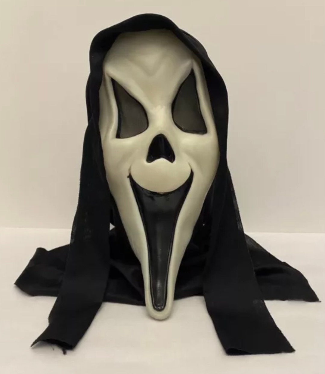 Vintage Scream Ghostface Hooded Smiling Mask Fun World Div Glow in the ...