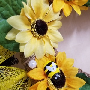 Bumblebee Heart Wreath - Etsy