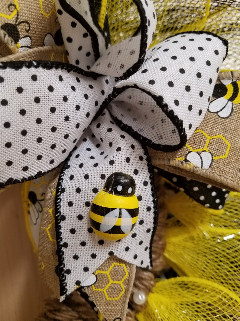 Bumblebee Heart Wreath - Etsy