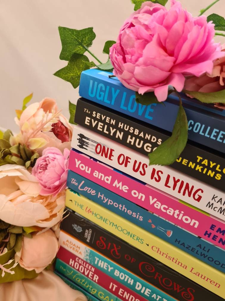 BOOKTOK Bookstagram Book Box Hamper Bookworm Gift for - Etsy UK