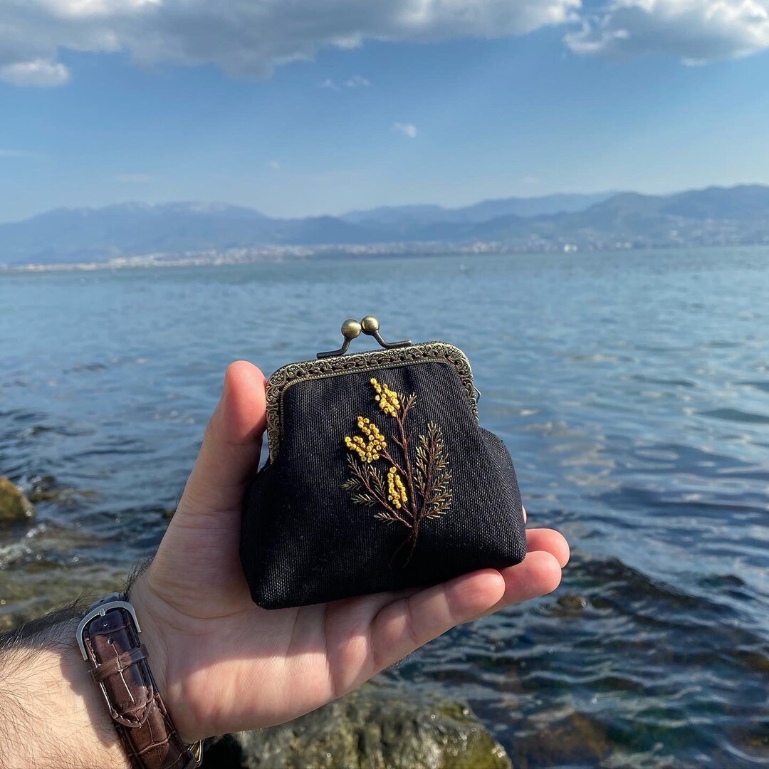 Black Mimosa Coin Purse Clip Bag Floral Embroiderd Purse Double Kiss ...