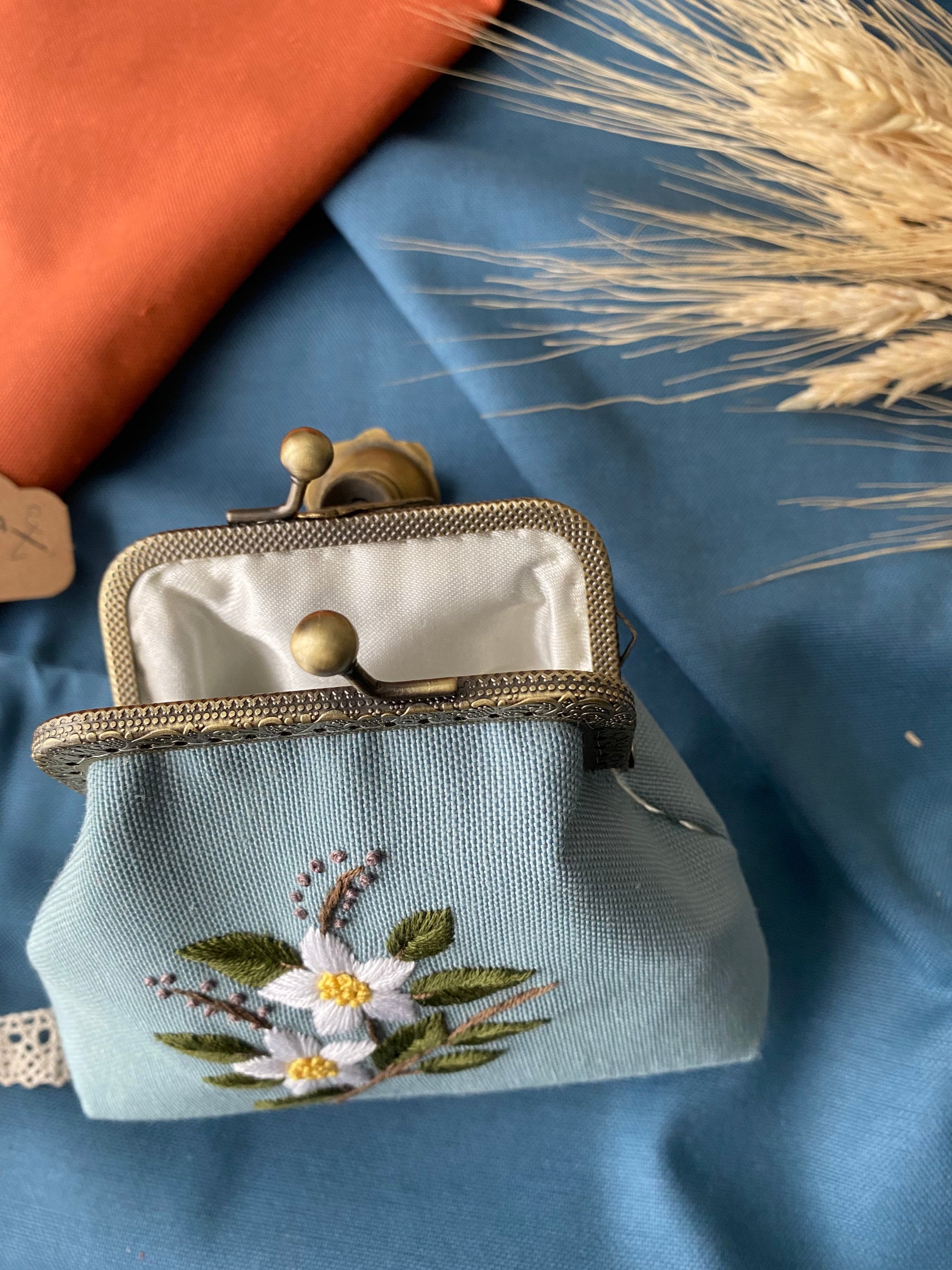 Blue Lily Floral Coin Purse Vintage Floral Wallet embroidered Coin ...