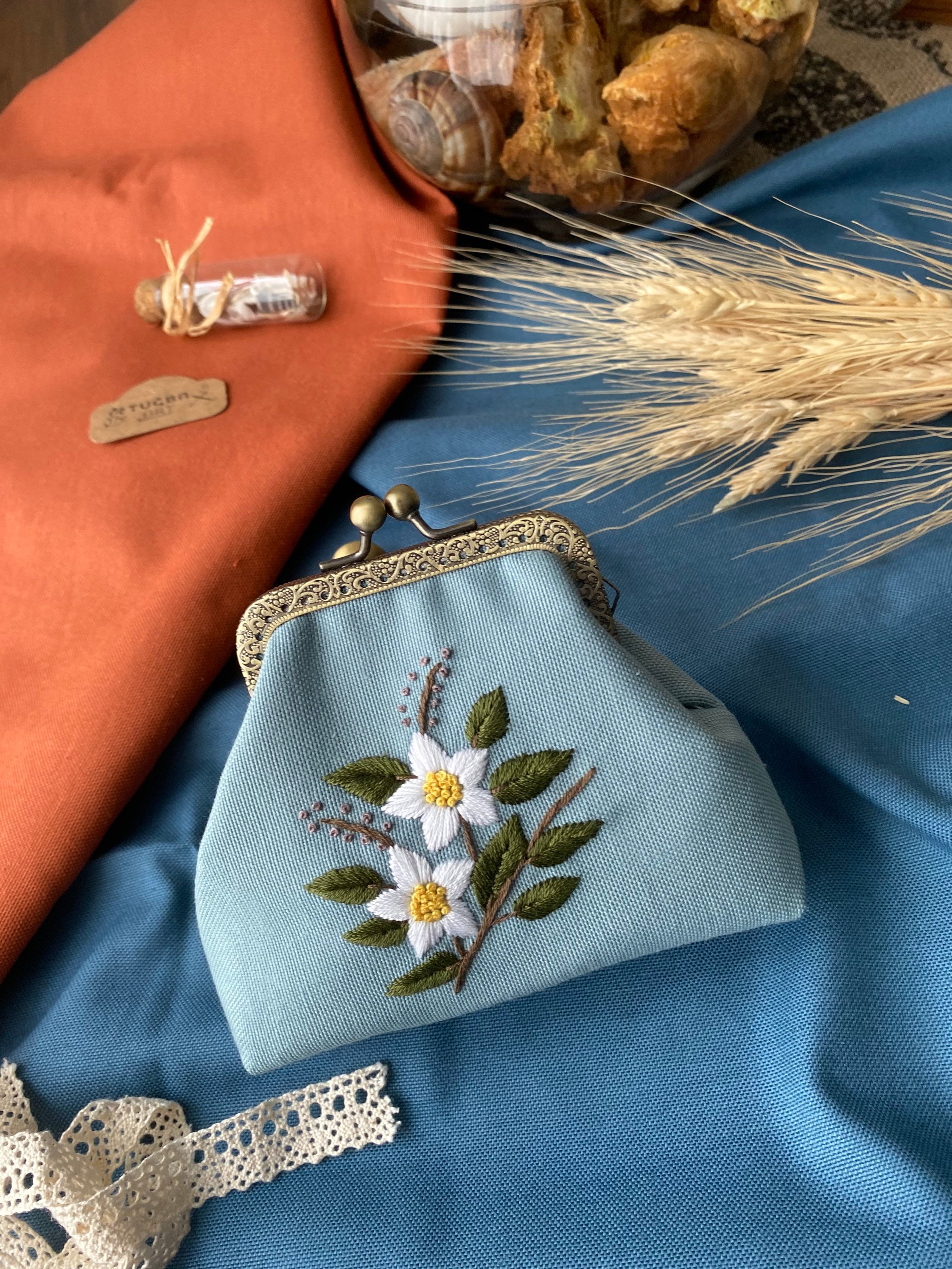 Blue Lily Floral Coin Purse Vintage Floral Wallet embroidered Coin ...