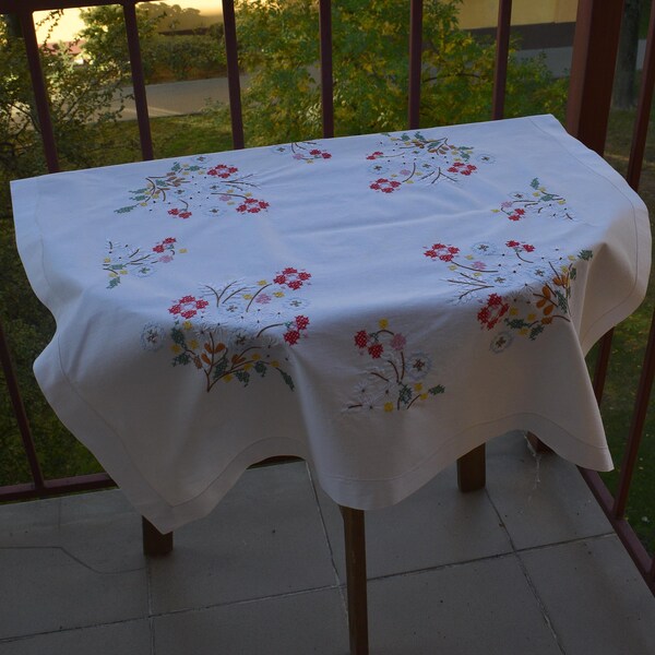 Embroidered Tablecloths - Etsy