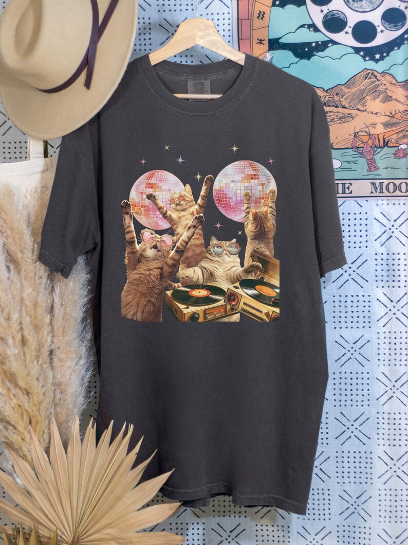 Cat Disco Party, Kitty Lover Vintage, Funny Cat Tee, Funny Vintage Cat ...