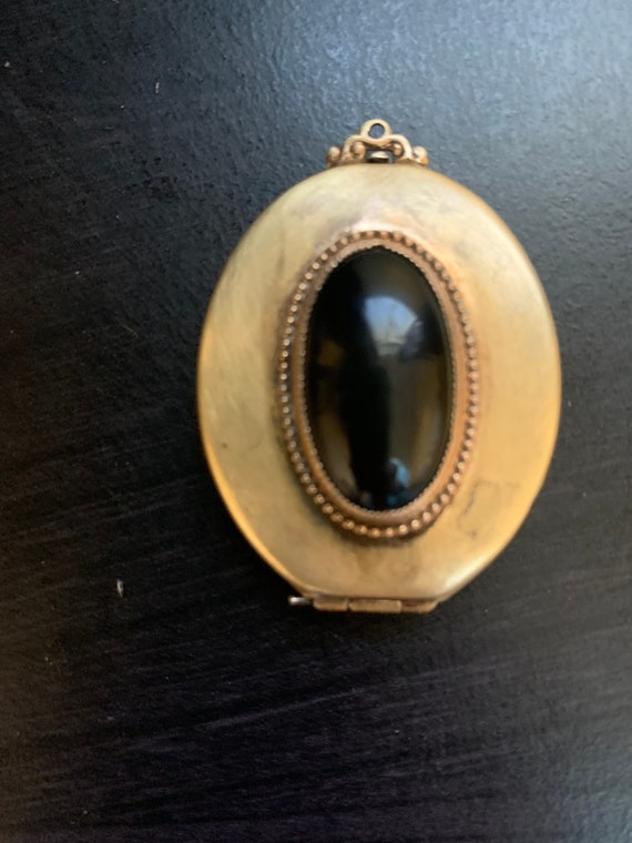 mourning locket with - Gem