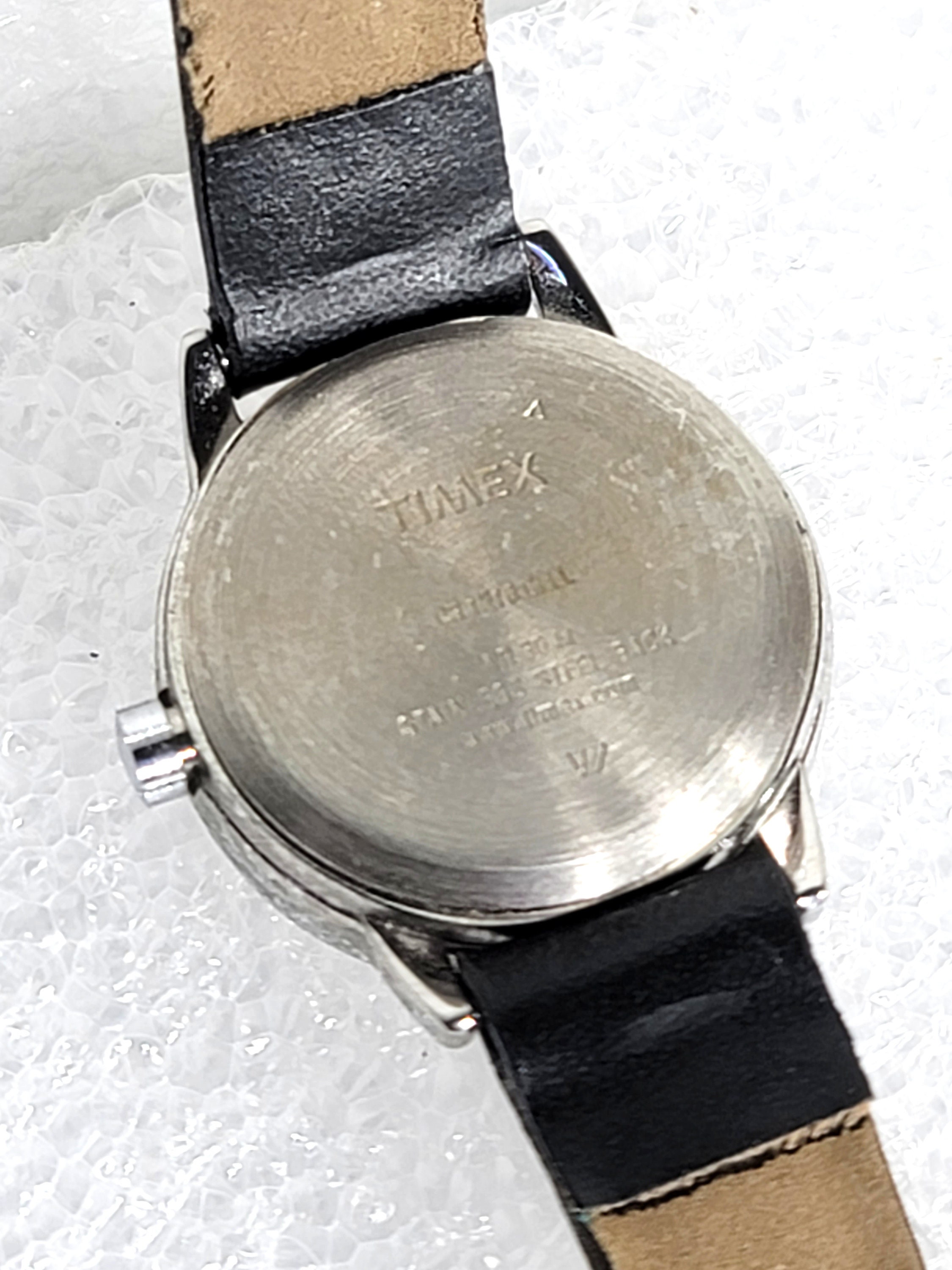 Vintage Timex Indiglo Water Resistant 30 Meters With/ Leather Band - Etsy