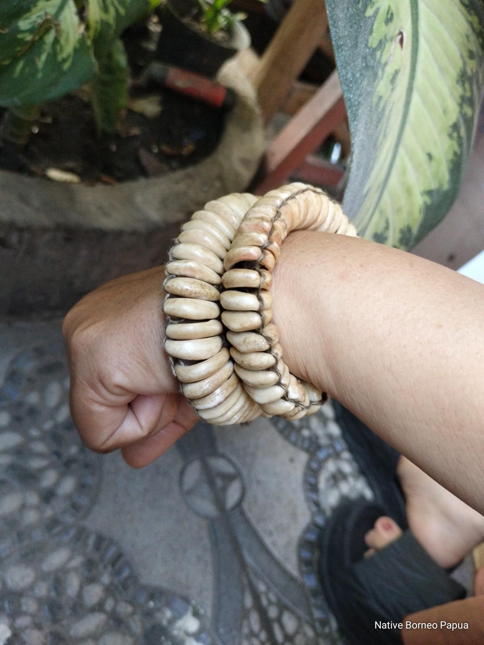 Handmade Cowry Shell Bracelet: Natural Kauri Shell, Adjustable - Etsy