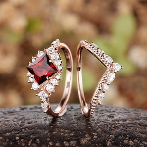 Vintage Princess Cut Garnet Halo Engagement Ring, Unique Garnet Bridal ...