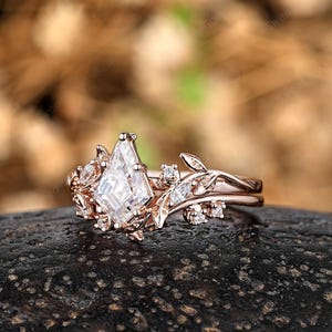 Kite Cut Moissanite Engagement Ring Set 14k Gold Nature Inspired Leaf ...