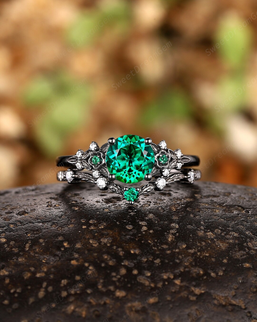 Unique Round Shape Emerald Black Leaf Engagement Ring Set, Black Gold ...