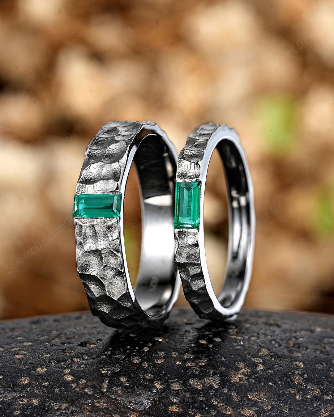 Hammered Black Gold Couple Rings Set, Antique Baguette Emerald His and ...