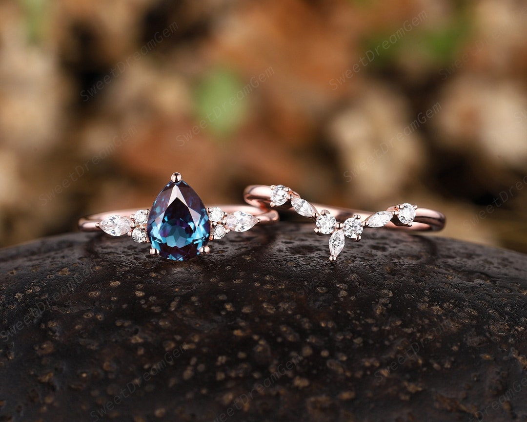 Vintage Pear Alexandrite Engagement Ring Set, Color Change Alexandrite ...