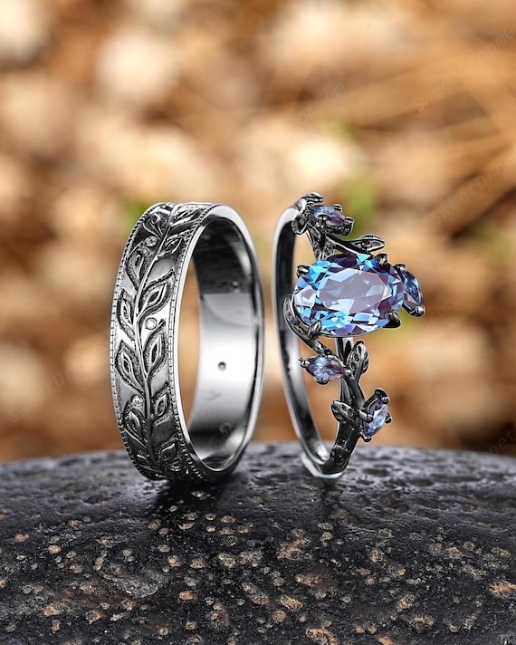 Gothic Black Gold Leaf Couple Ring Set Oval Alexandrite Engagement Rings for Women and Men Set Vintage Branch Leaf Mens Anniversary Ring
