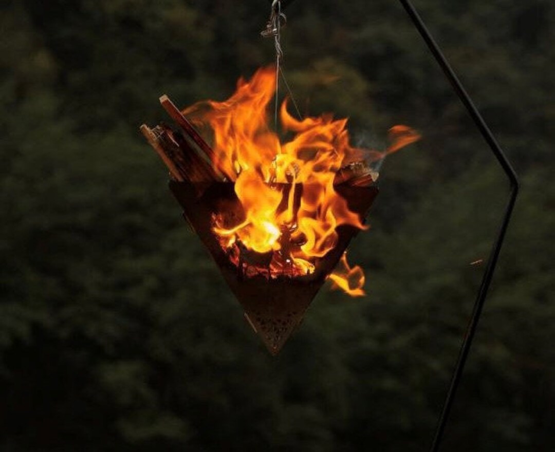 Outdoor Romantic Triangle Bonfire Stove Personalized Portable Camping ...